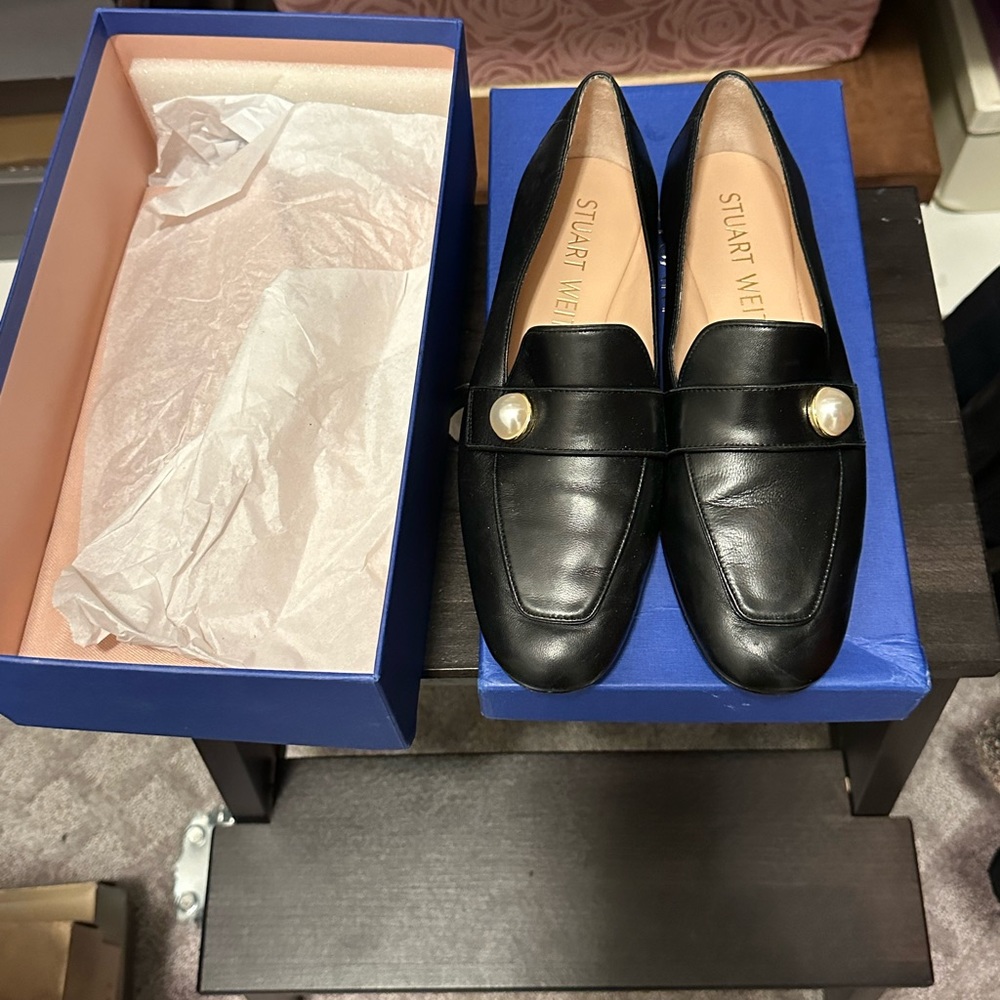 Stuart Weitzman Pearl Detail Dress Shoes - Gem